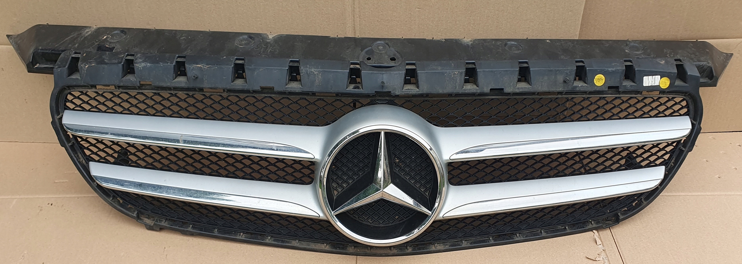 GRILL ATRAPA CHŁODNIC ZDERZAKA B-KLASA W246 A246 LIFT ORYGINAŁ DEMONTAŻ ...