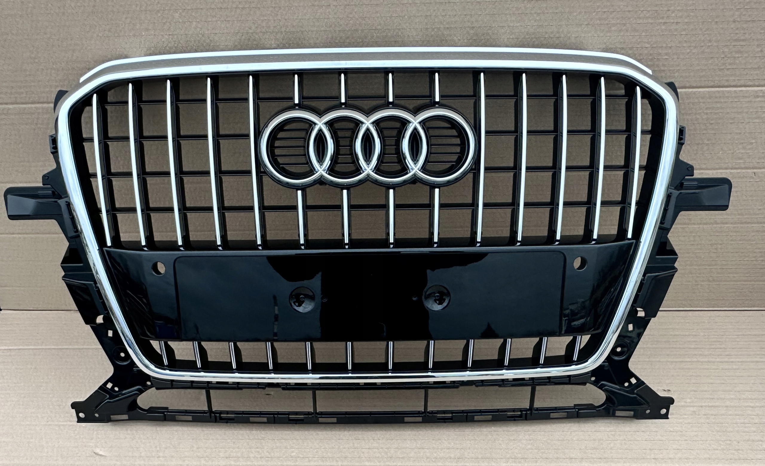 ATRAPA GRILL AUDI Q5 8R LIFT 2012-2016R NOWA !! za 1500.00PLN z ...