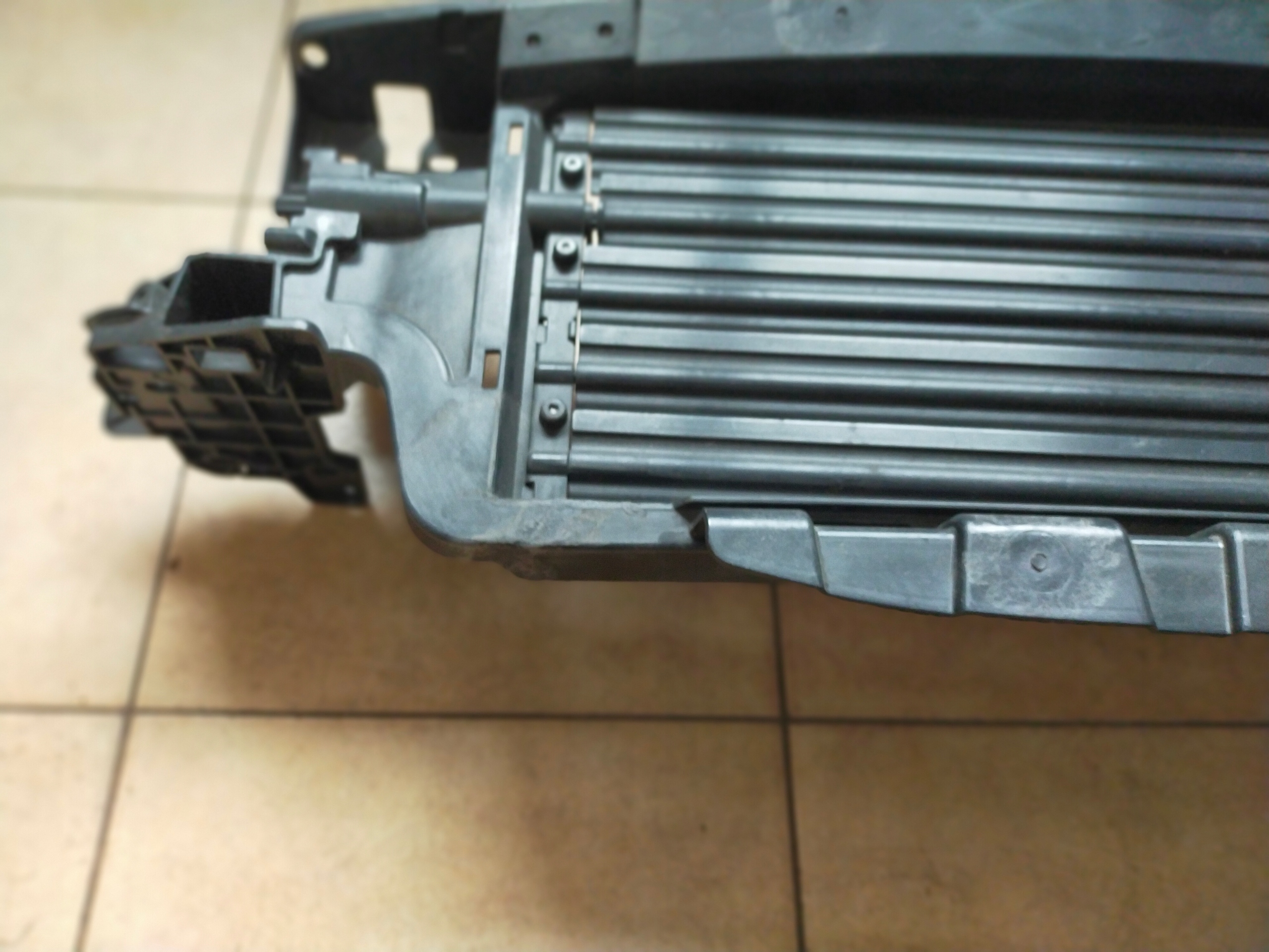 Volvo Xc60 II 2017- Air Duct Splash Shields Guide 31425365 for sale ...