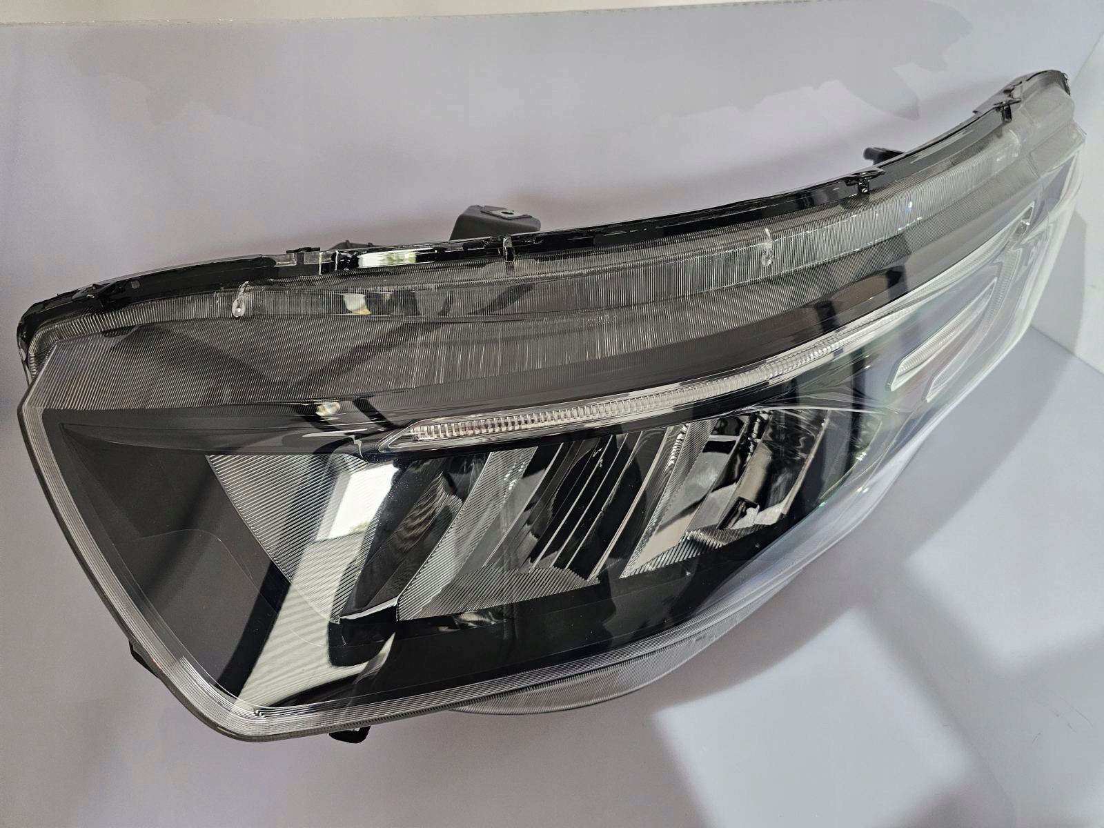 ORYGINALNY REFLEKTOR IVECO DAILY IV FULL LED 2019+ LEWA za 2400.00PLN z ...