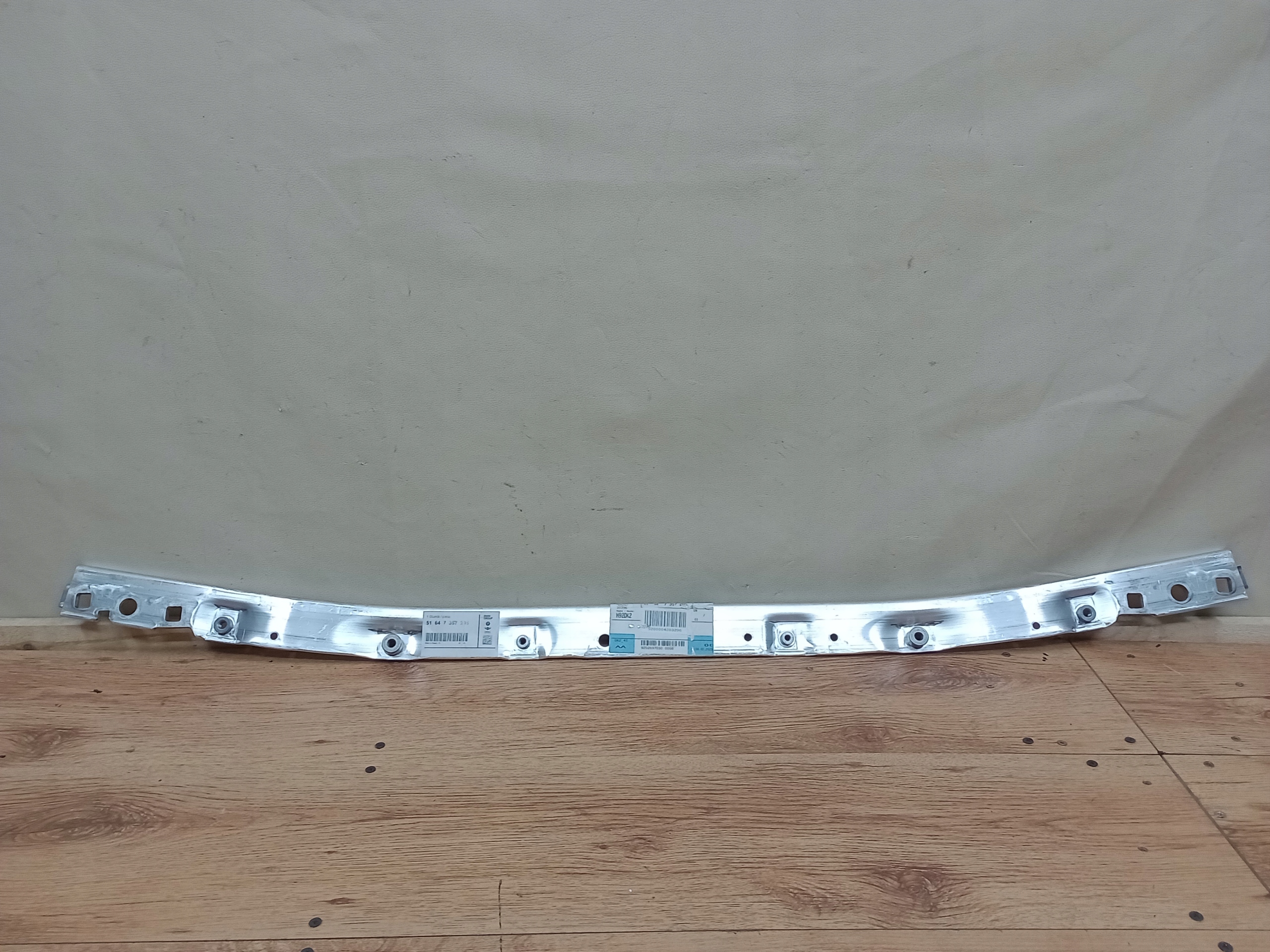 BMW 5 G30 G31 G11 BELKA GÓRNA PAS PRZEDNI NOWA. 51647357205 za 200 zł z ...