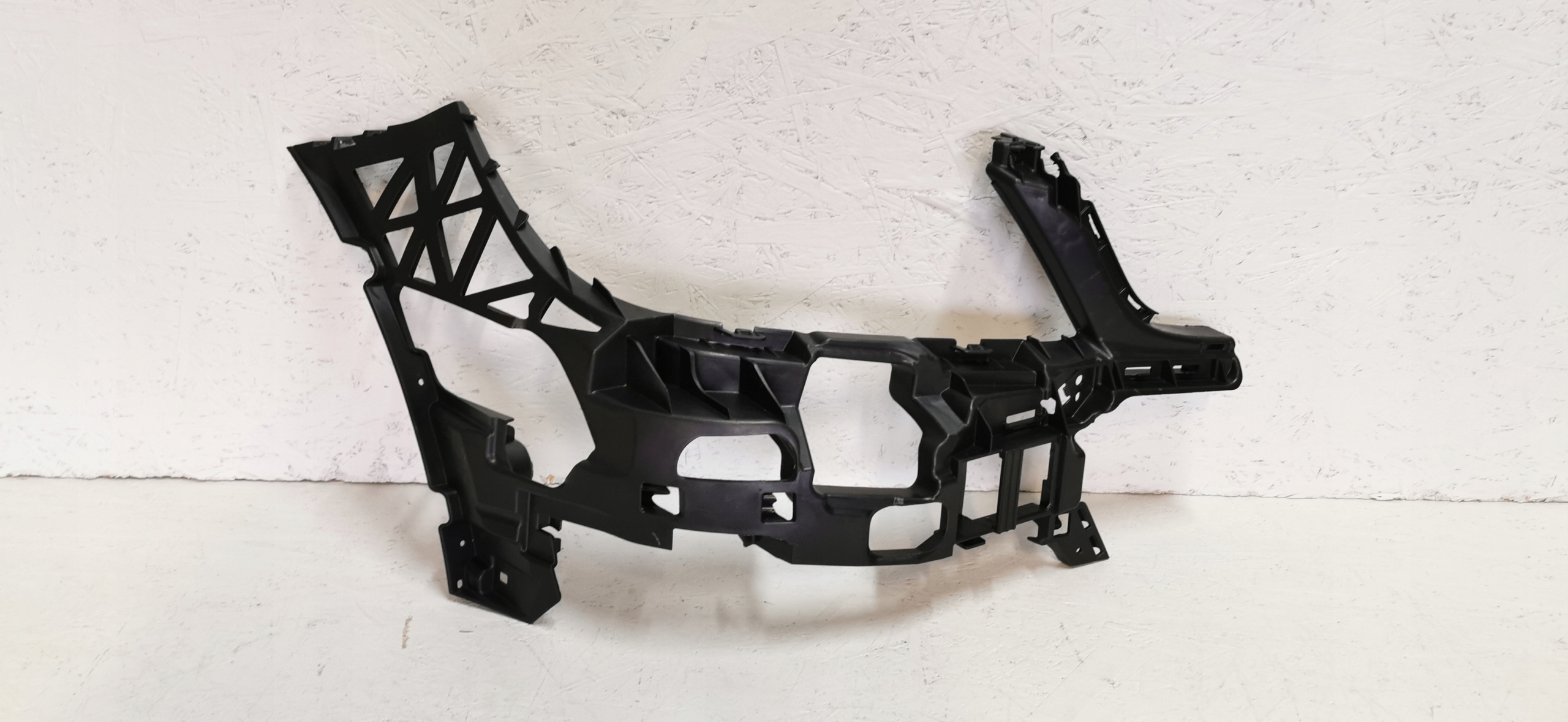 MERCEDES W204 LIFT ŚLIZG MOCOWANIE PRAWE ZDERZAKA PRZÓD NOWE W204 LIFT ...