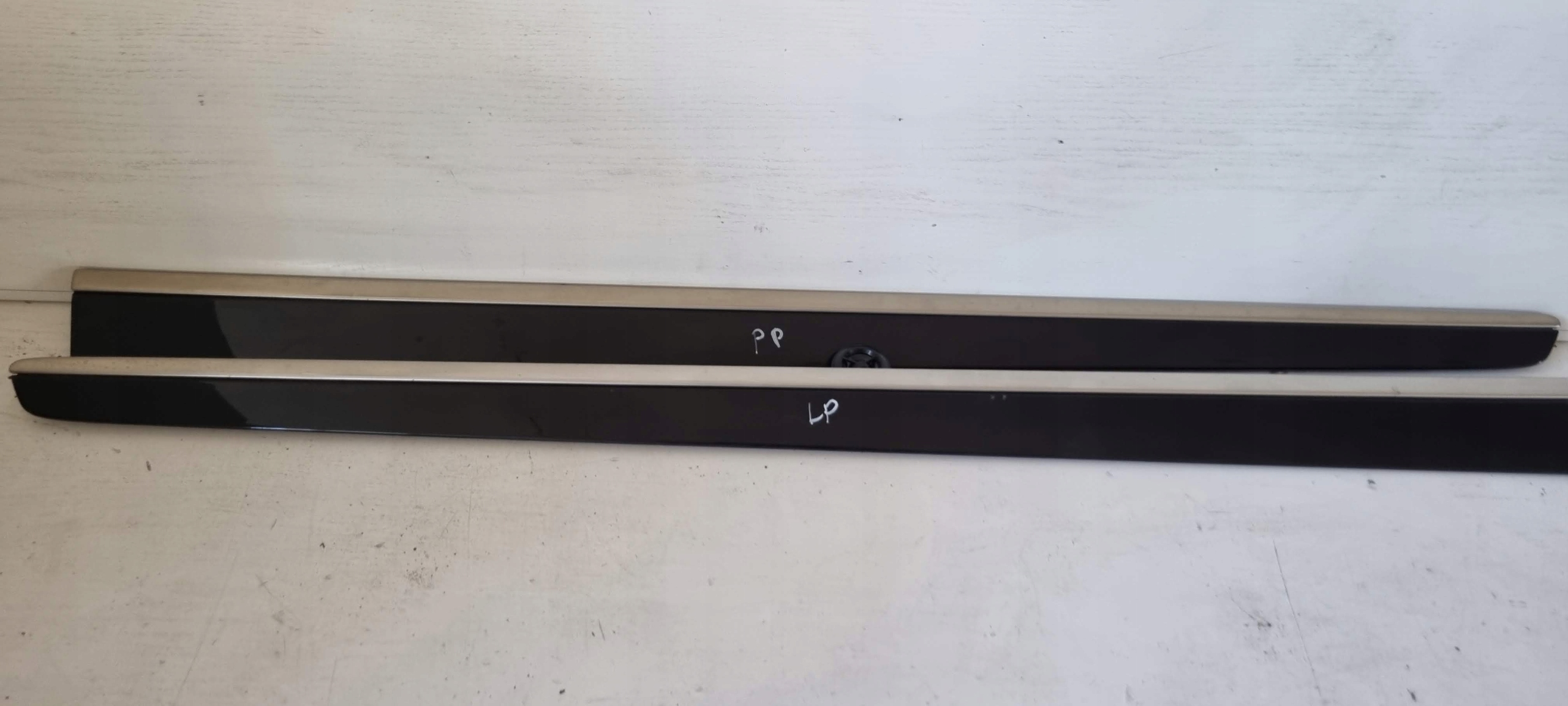 Listwa drzwi przód do W 164 A1646905162 A1646905162 za 60 zł z Gniezno ...