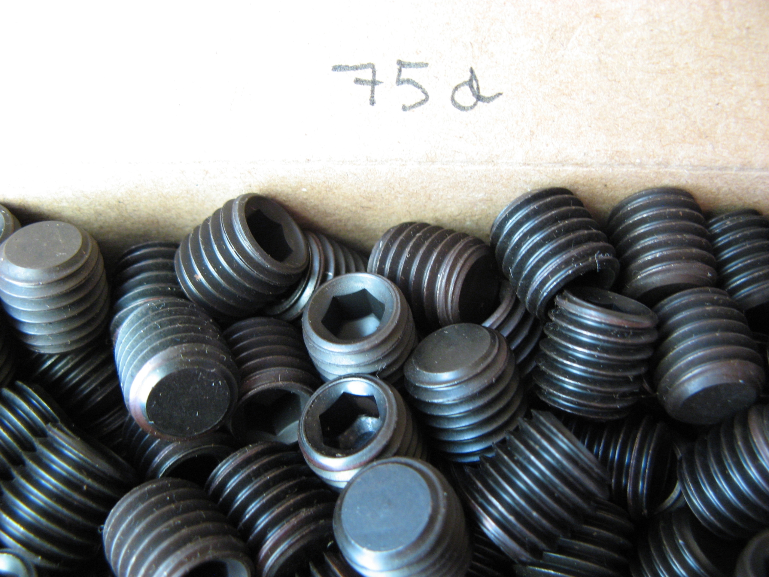 ŚRUBA DOCISKOWA DIN 914 stal bez pokrycia kl. 45H M12 x 12mm 100szt ...