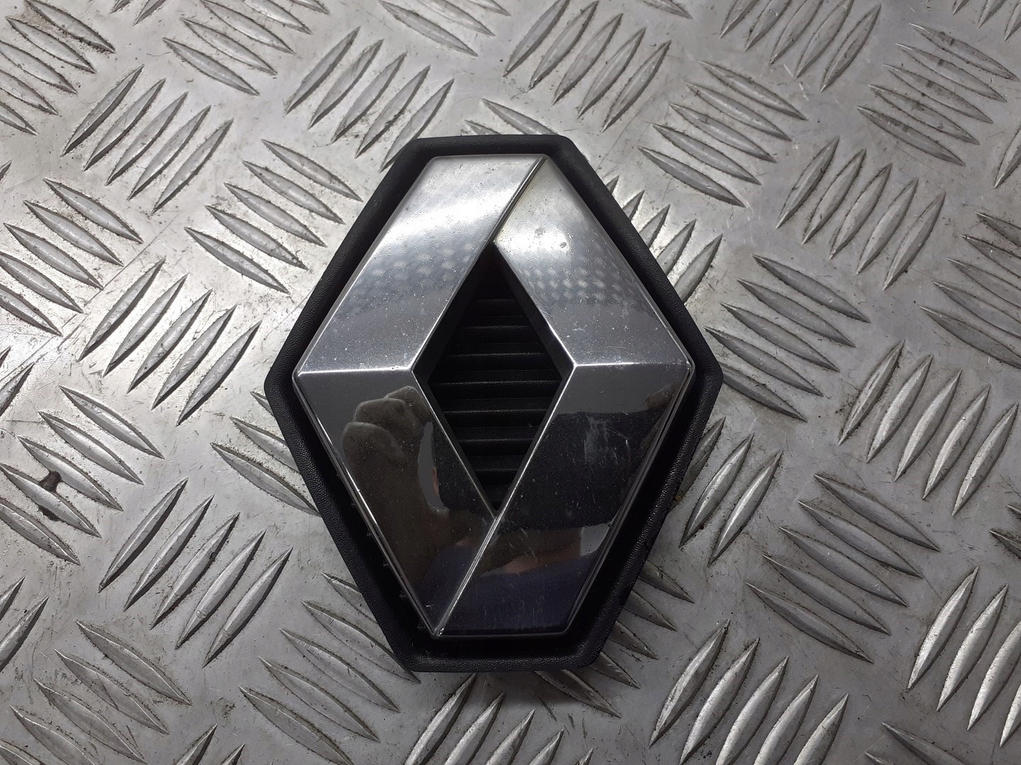 ZNACZEK EMBLEMAT RENAULT MEGANE II 8200115115 za 45.00PLN z Piotrków ...