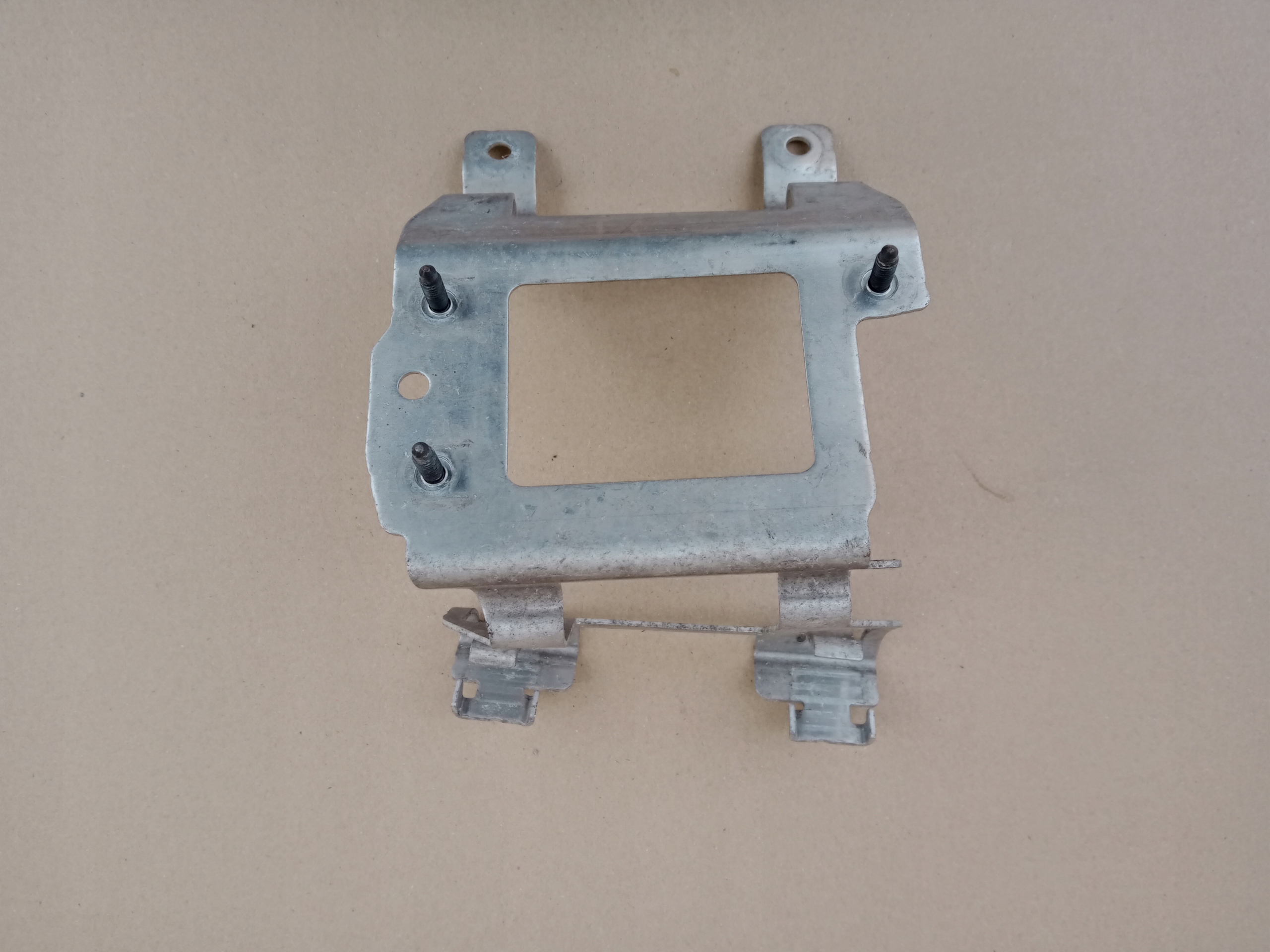 A2136201601 - Мерседес Е-класс W213 кронштейн крепления радара купить ...