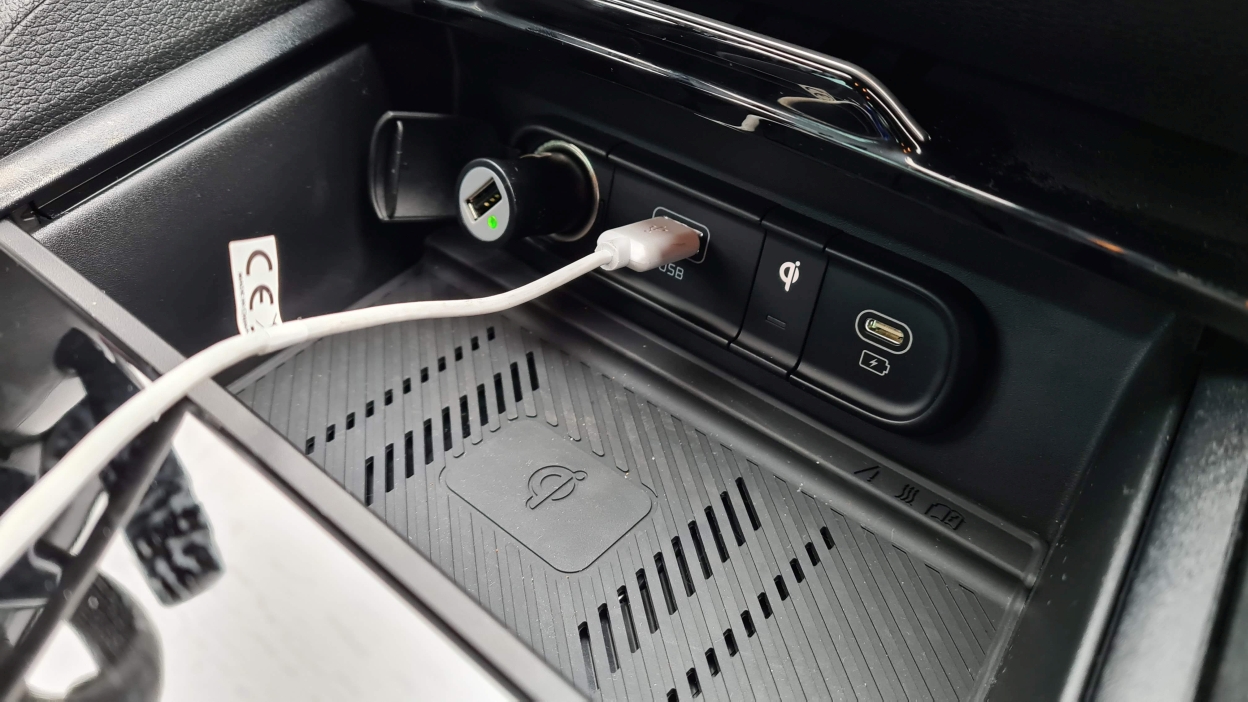 USB i radio w samochodzie. Jak skorzystać z Android Auto i CarPlay? Typowe problemy i usterki ...