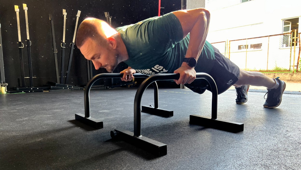 Uchwyty do pompek – jakie wybrać, aby mieć idealną klatkę piersiową ...