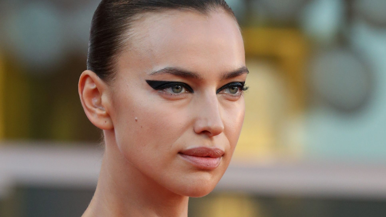 Irina Shayk wygląda olśniewająco i bardzo seksownie! Po powrocie do Bradleya Coopera rozkwitła ...