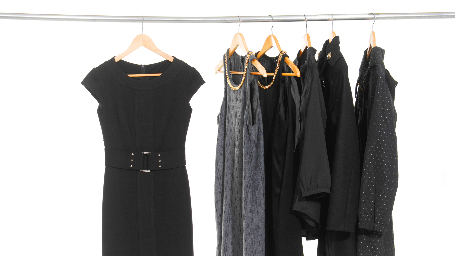 Jak dbać o czarne ubrania? - Allegro.pl