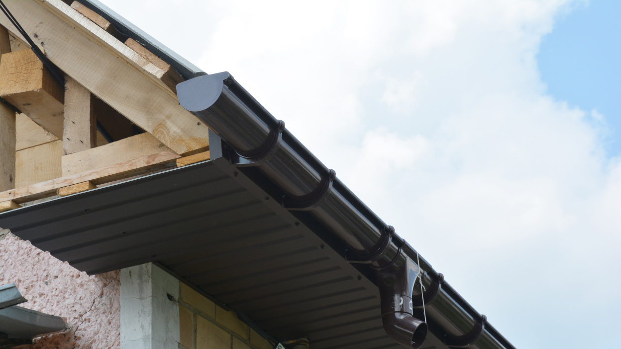 Podbitka dachowa z PCV, drewna i metalu - wady i zalety - Allegro.pl