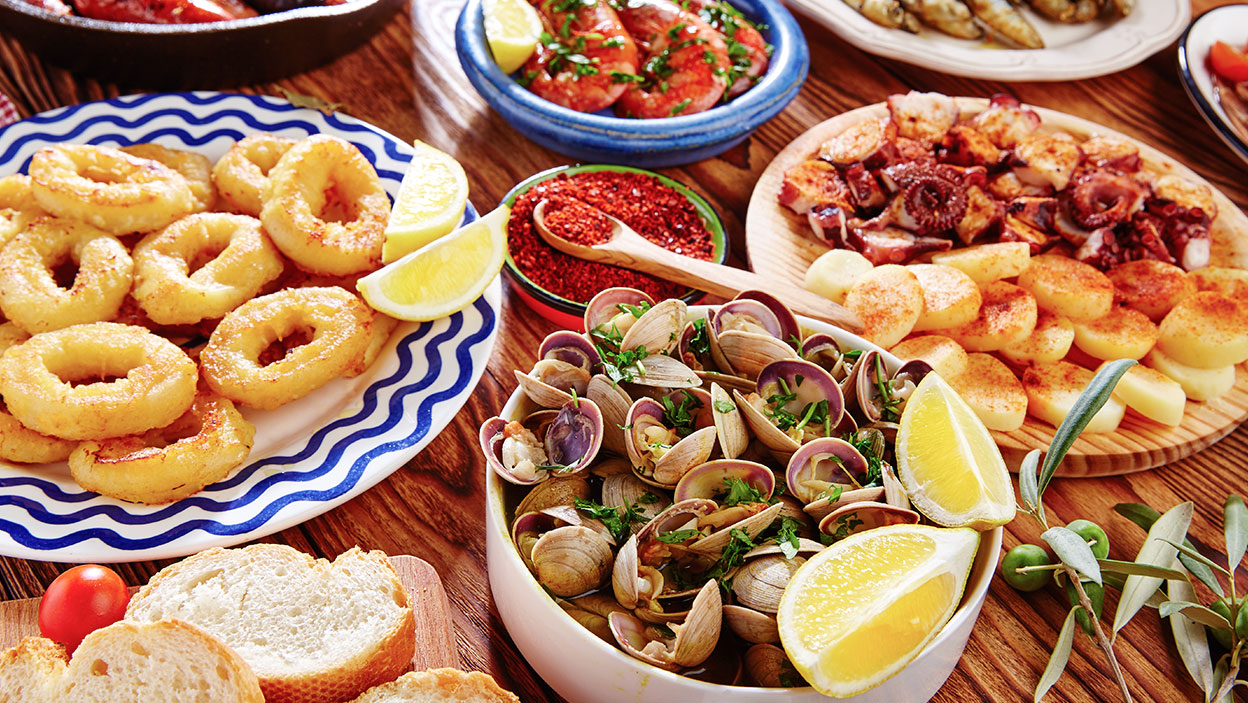 Mały przewodnik po hiszpańskich tapas - Allegro.pl