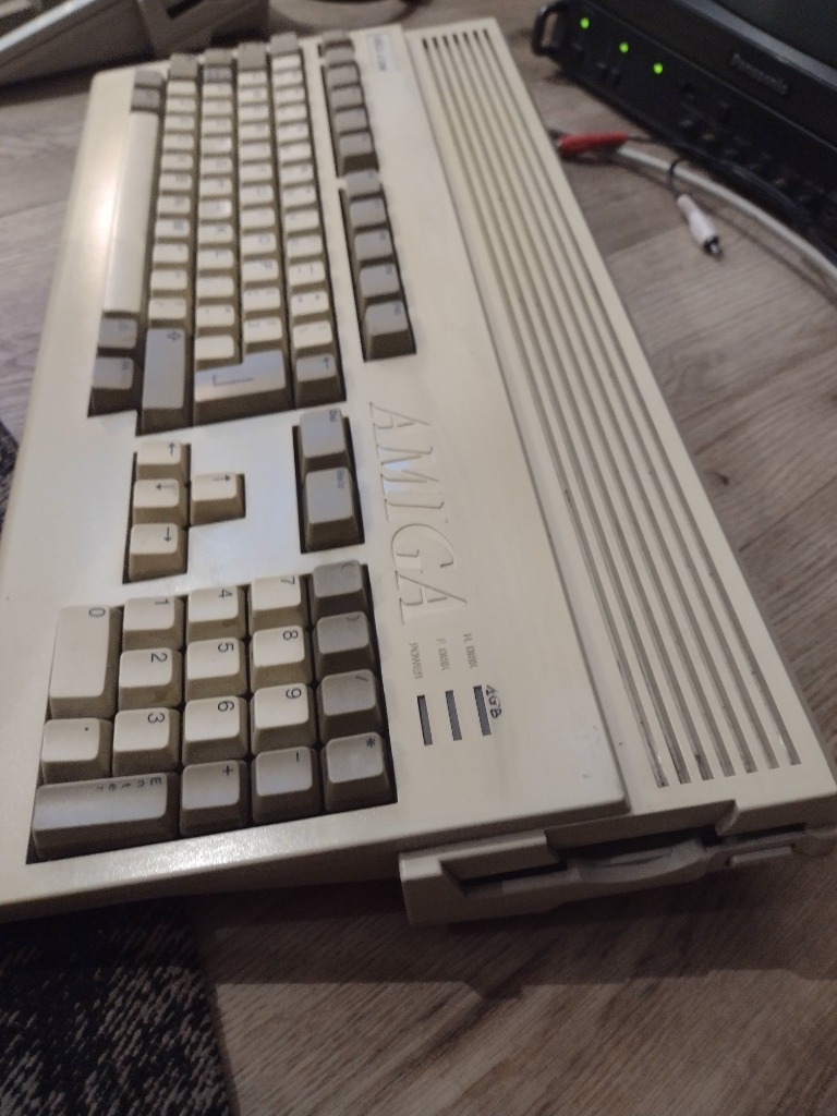 AMIGA 1200 + HD 4GB - Aukcja od 1zł @@@ | Siedlce | Licytacja na ...