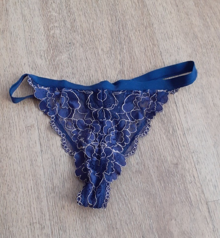 Stringi damskie noszone 2 dni. | Bytom | Kup teraz na Allegro Lokalnie