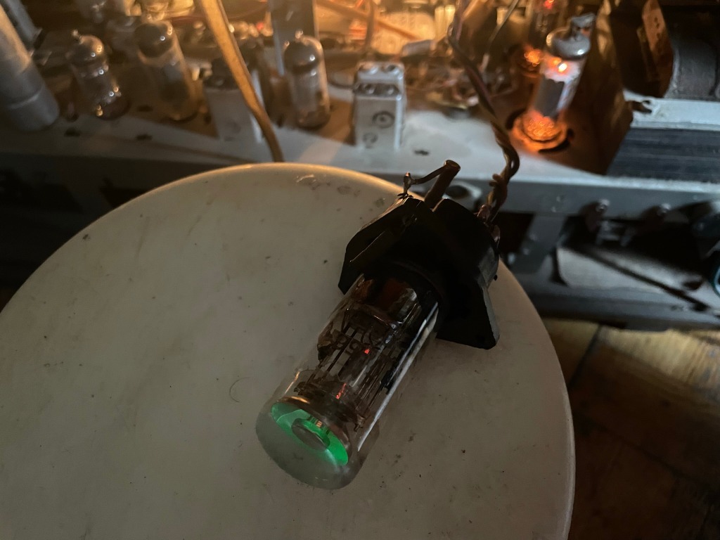 Lampa EM 4 magiczne oko sprawne EM4 EM-4 | Ostrów Wielkopolski | Kup ...