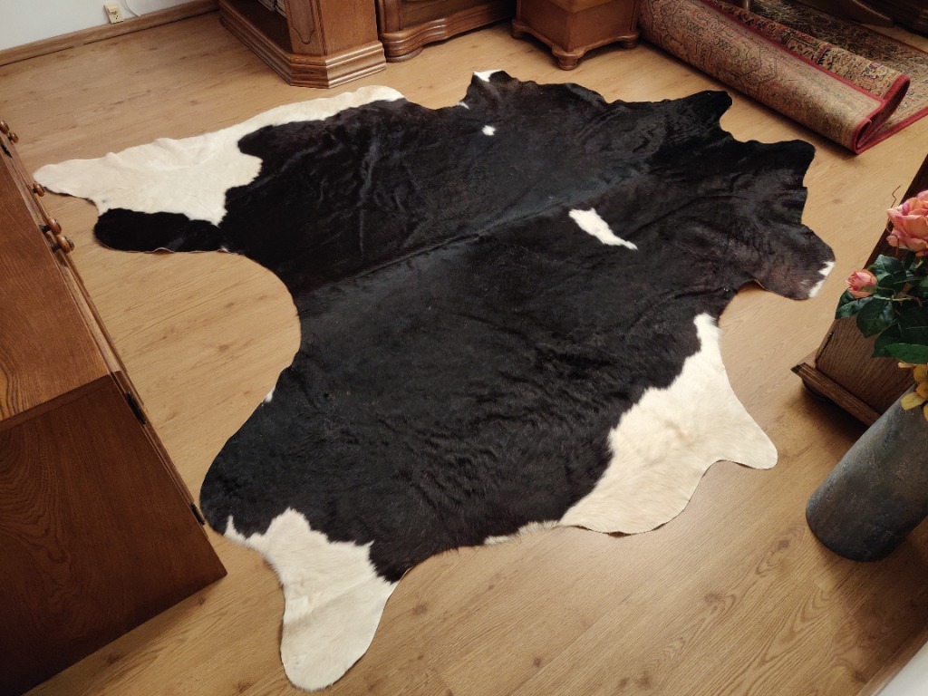 Skóra z krowy naturalna bydlęca dywan | Sosnowiec | Licytacja na ...