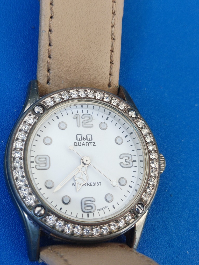 ZEGAREK NARĘCZNY Q&Q-QUARTZ-WATER RESIST | Sosnowice | Licytacja na ...