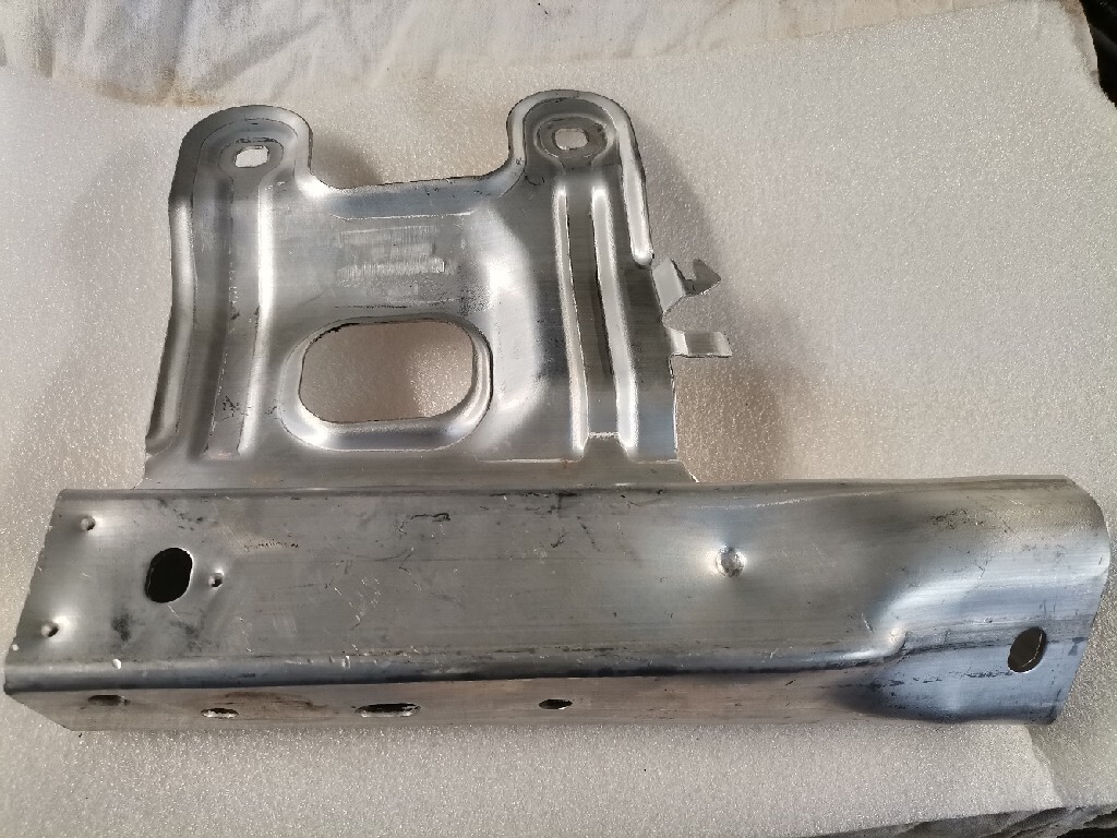 Absorber Strefa zgniotu Bmw NOWY 51117266193 | Alwernia gmina | Kup ...