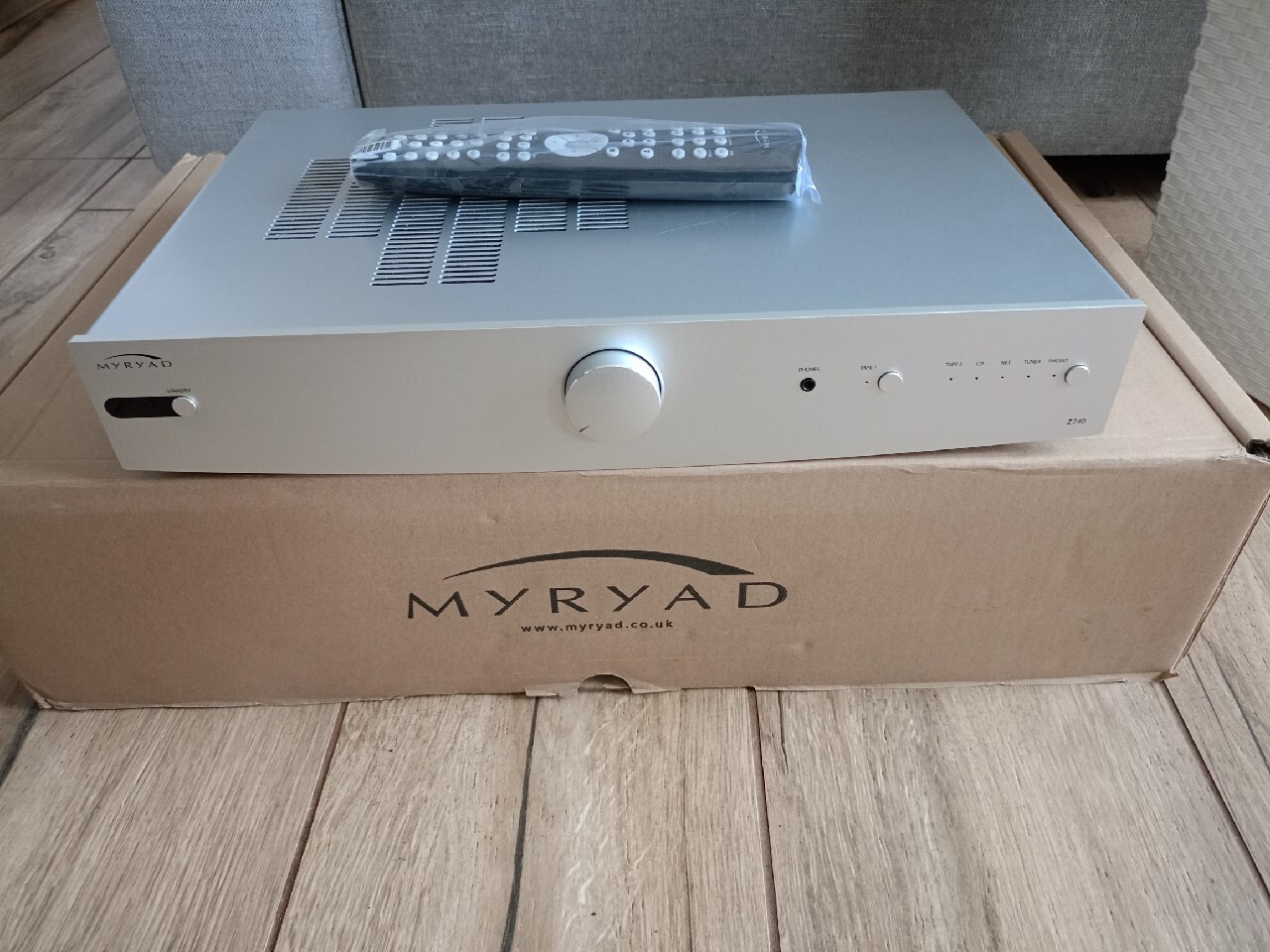 Wzmacniacz Myryad Z 240 srebrny | Starogard Gdański | Ogłoszenie na Allegro Lokalnie