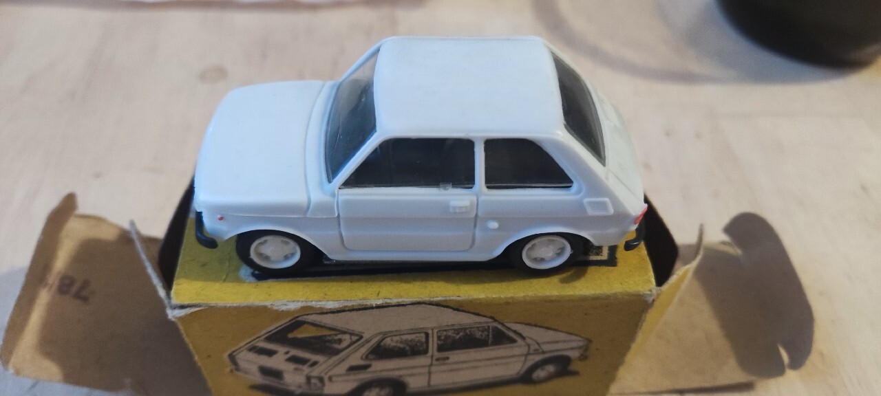 Estetyka Fiat 126p | Warszawa | Kup teraz na Allegro Lokalnie