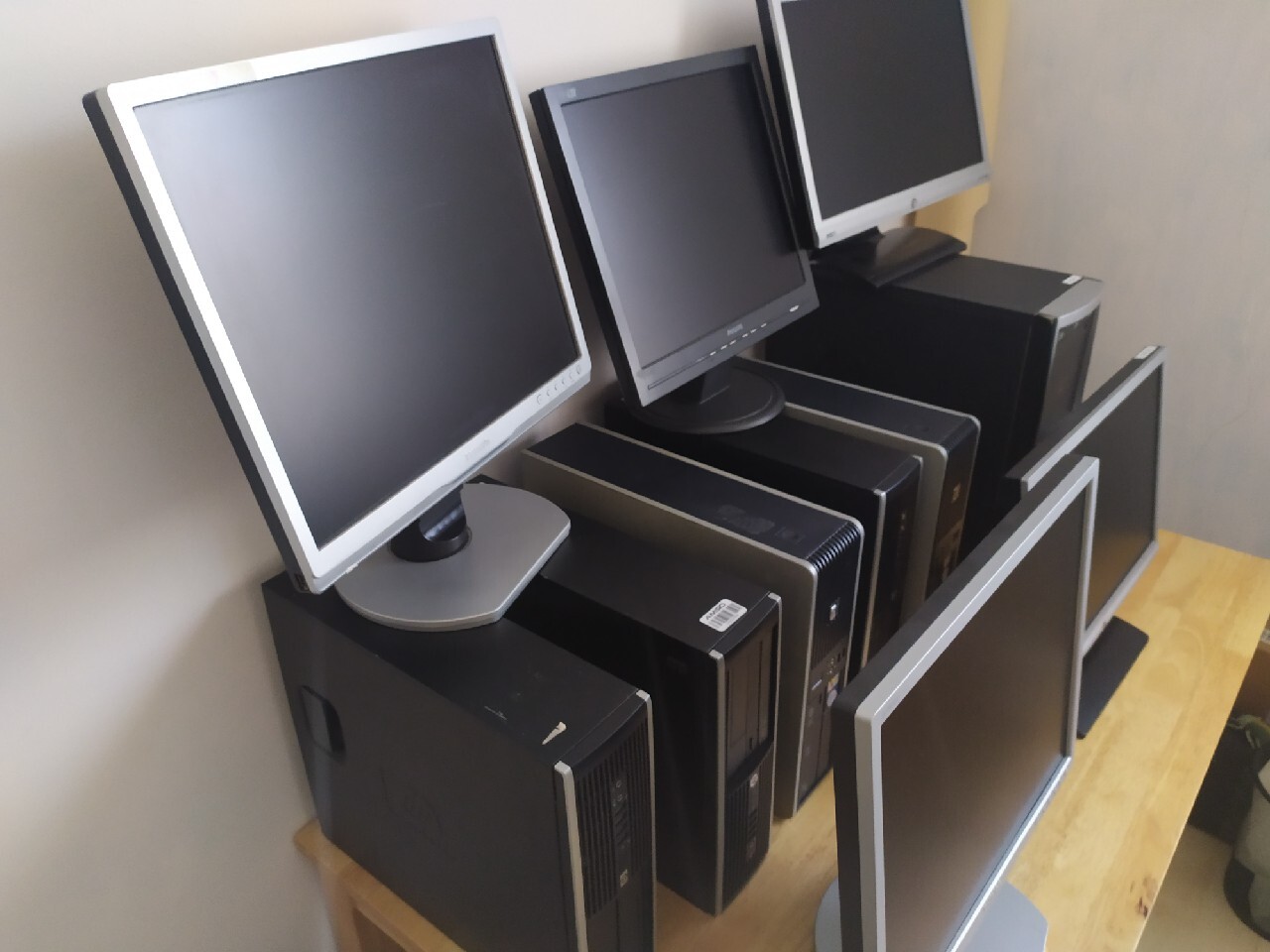 Komputery i monitory, całość | Warszawa | Licytacja na Allegro Lokalnie