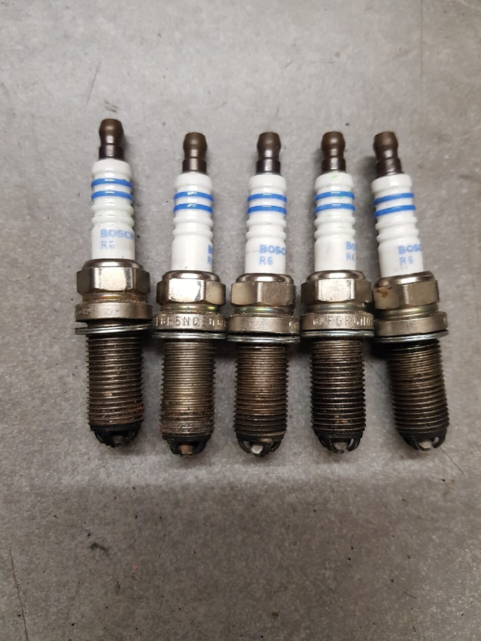 Świeca zapło R6 Bosch 5 szt | Radom | Kup teraz na Allegro Lokalnie
