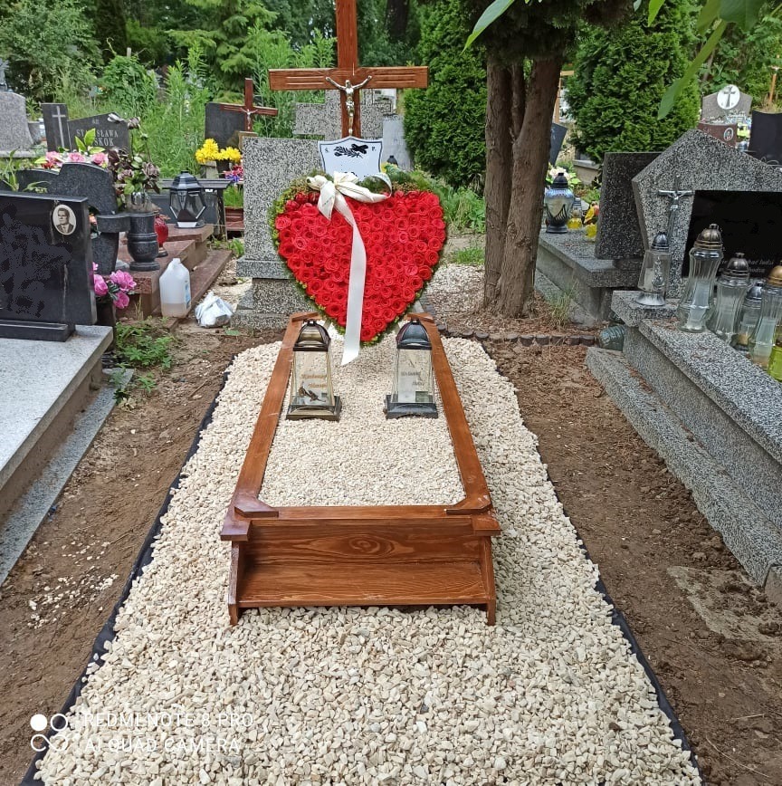 Obudowa grobu, ramka nagrobna z montażem Wrocław i | Długołęka ...