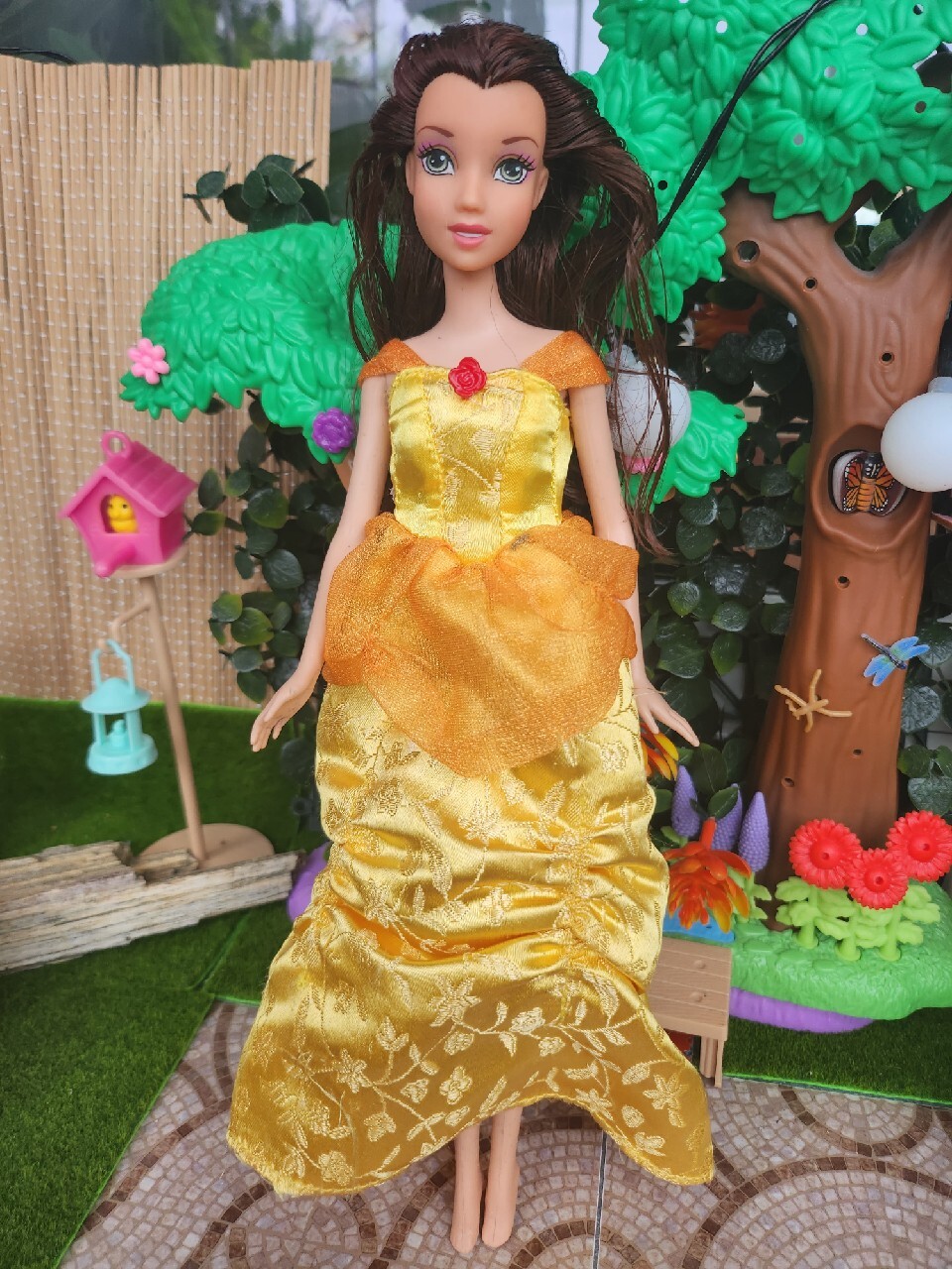 Belle barbie store