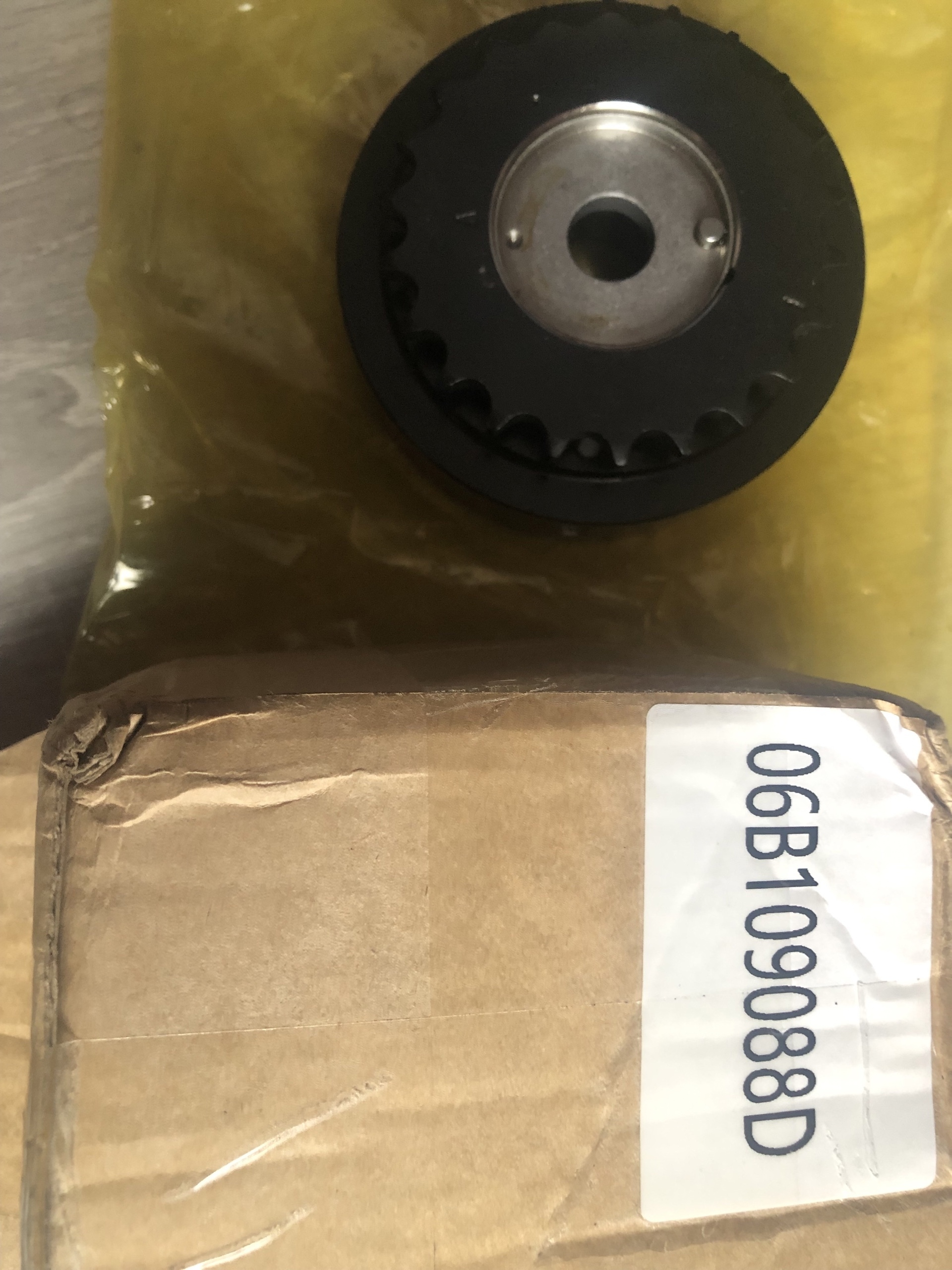 VW AUDI 2 0 ALT nastawnik zmiennych faz 06B109088D | Dziadowa Kłoda ...