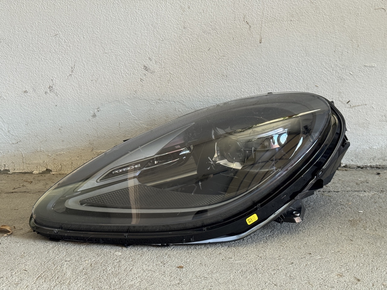 Lewy REFLEKTOR FULL LED MATRIX Macan 95B lift czarny | Poznań | Kup ...