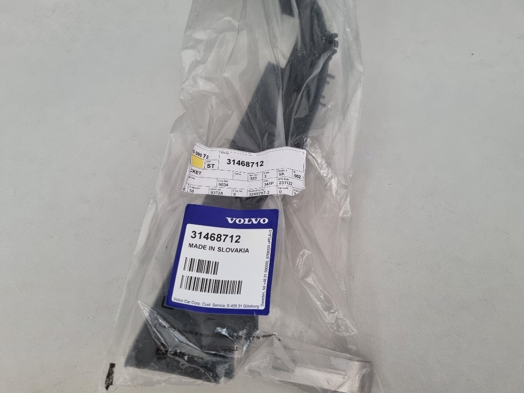 VOLVO XC60 II ŚLIZG UCHWYT LAMPY LEWY OE 31468712 | Radom | Kup teraz ...