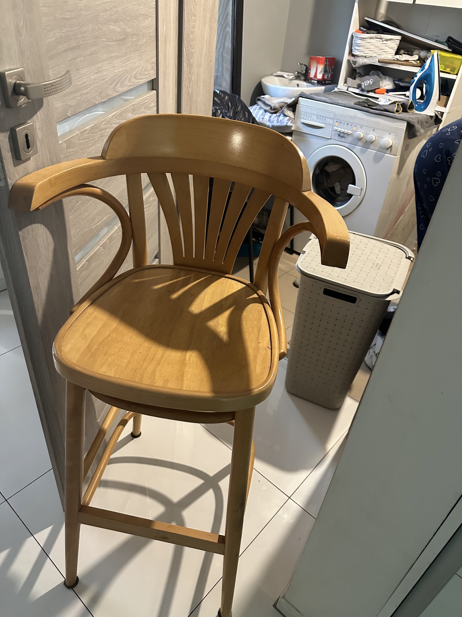 Dwa klasyczne z oparciem hakery kuchenne | Ligota Piękna Gmina Wisznia ...