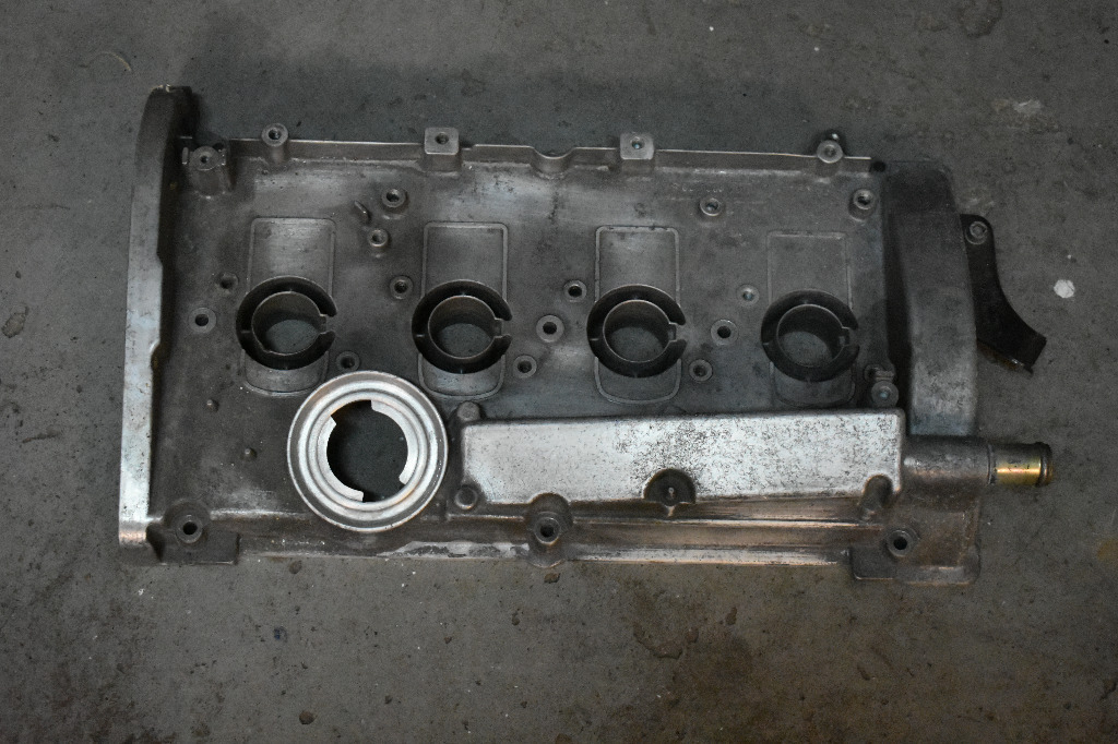 Pokrywa zaworowa VAG 1,8T 06A 103 469 S | Warszawa | Kup teraz na ...