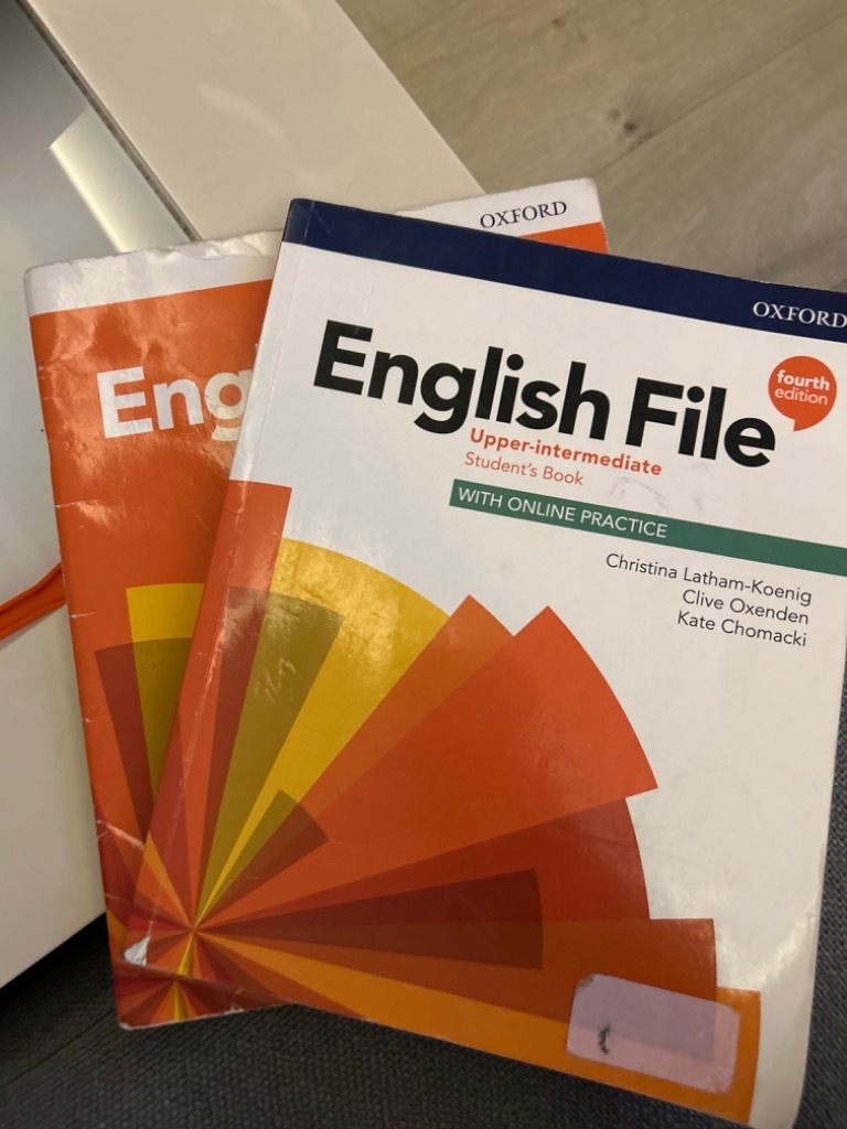 English file upper intermediate | Niwy | Kup teraz na Allegro Lokalnie