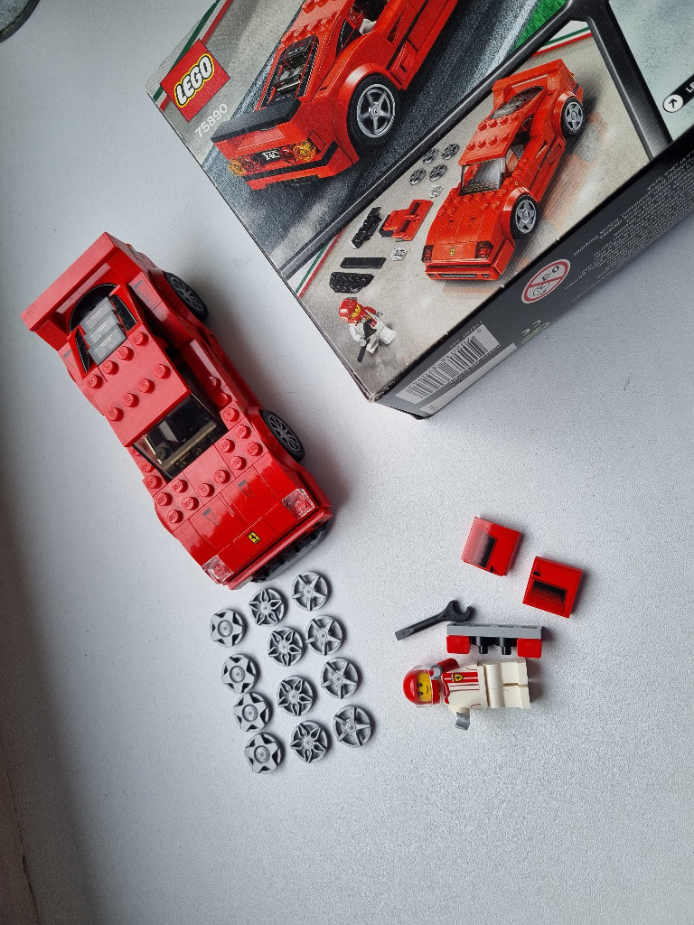 LEGO 75890 champions Ferrari F40 kompletne z ludzikiem i kołpakami ...