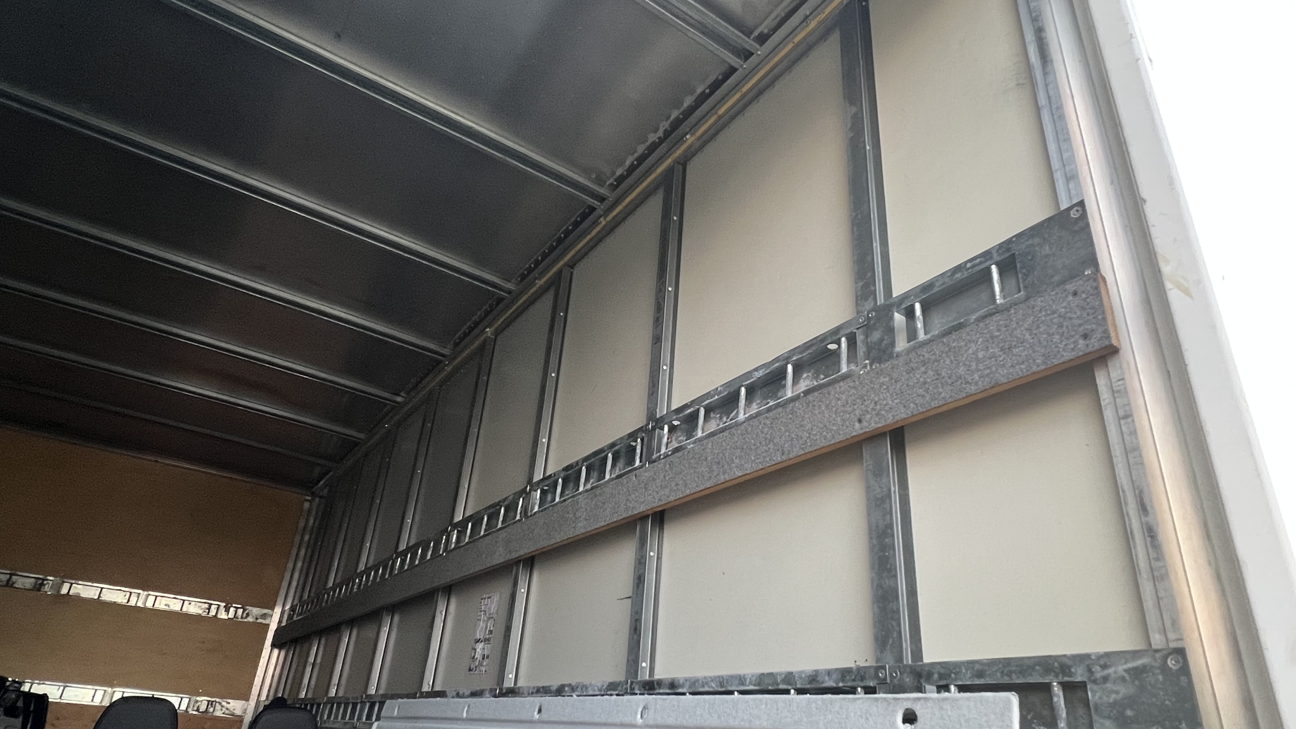 Kontener Meblowy 5m Iveco Daily aluminium lekki | Kalwaria Zebrzydowska ... Kontener Meblowy 5m Iveco Daily aluminium lekki | Kalwaria Zebrzydowska ...
