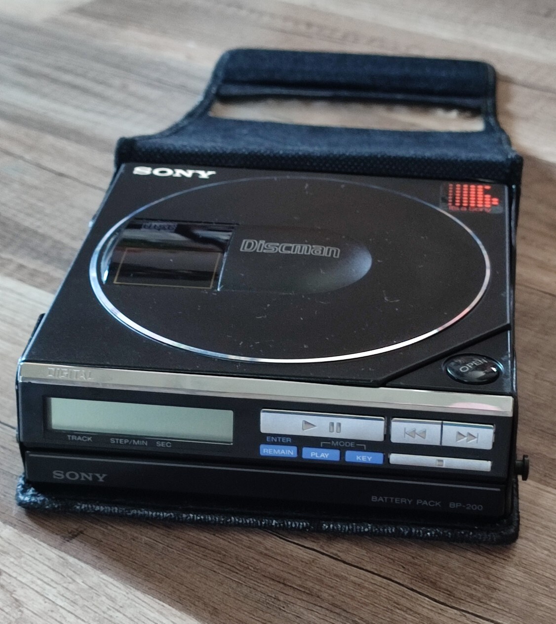 Kompaktowy odtwarzacz CD Sony D50 Mk II plus bateria BP200 1984 ...