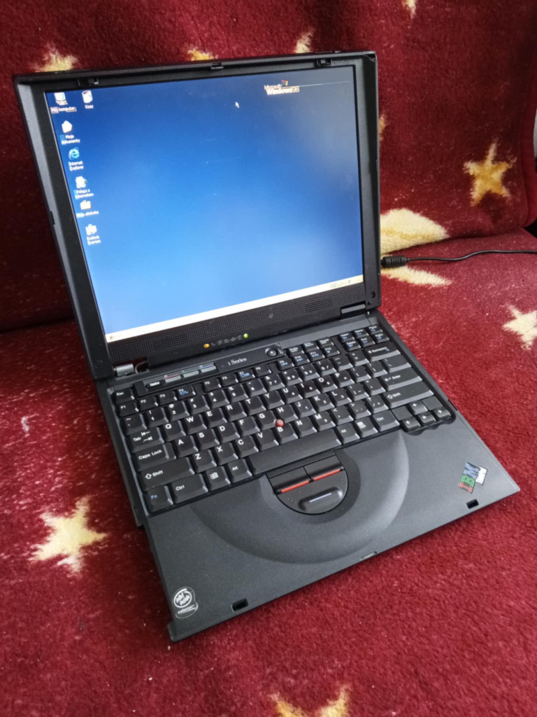 Retro laptop IBM iSeries 600Mhz Grafika Lynx 4MB pod gry retro ...