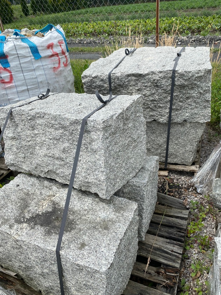 Bloki granitowe duże | Brzeziny | Ogłoszenie na Allegro Lokalnie