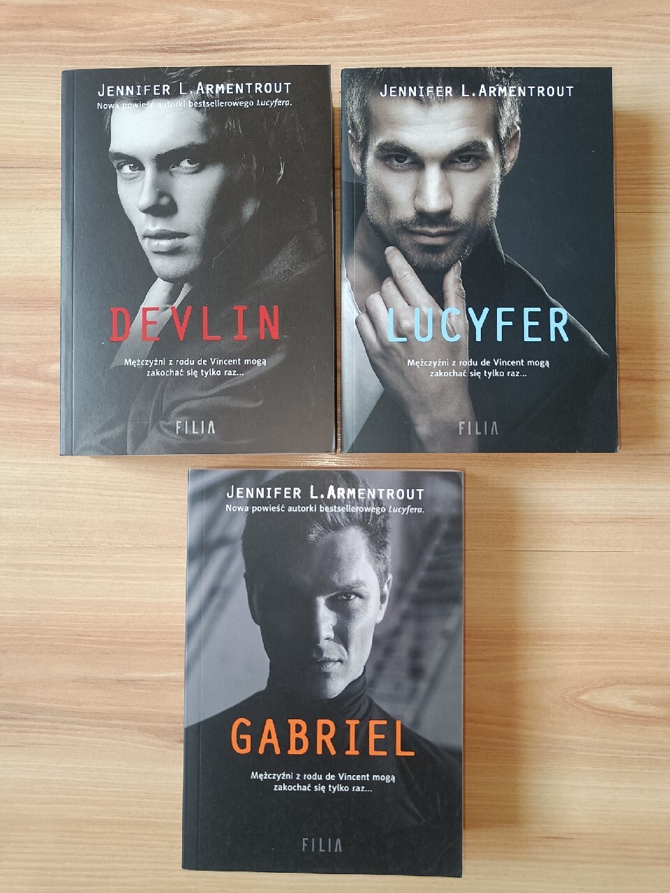 De Vincent 1-3 / Lucyfer / Gabriel / Devlin / Jennifer L. Armentrout ...