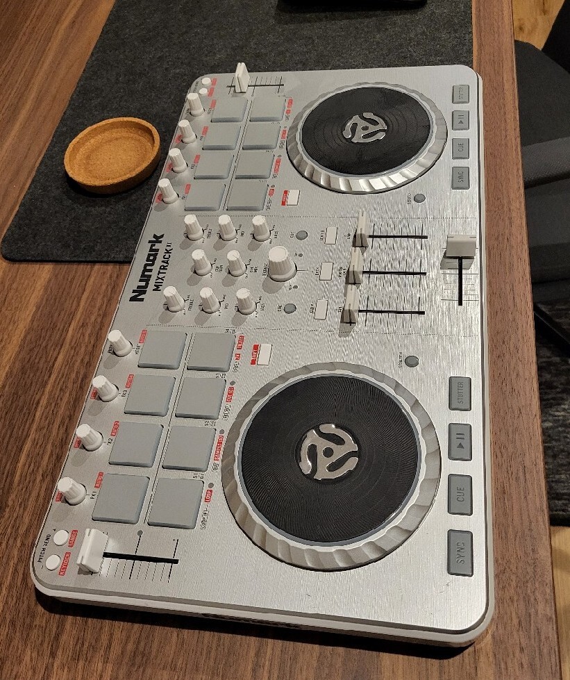 Numark Mixtrack II | Stryków | Licytacja na Allegro Lokalnie