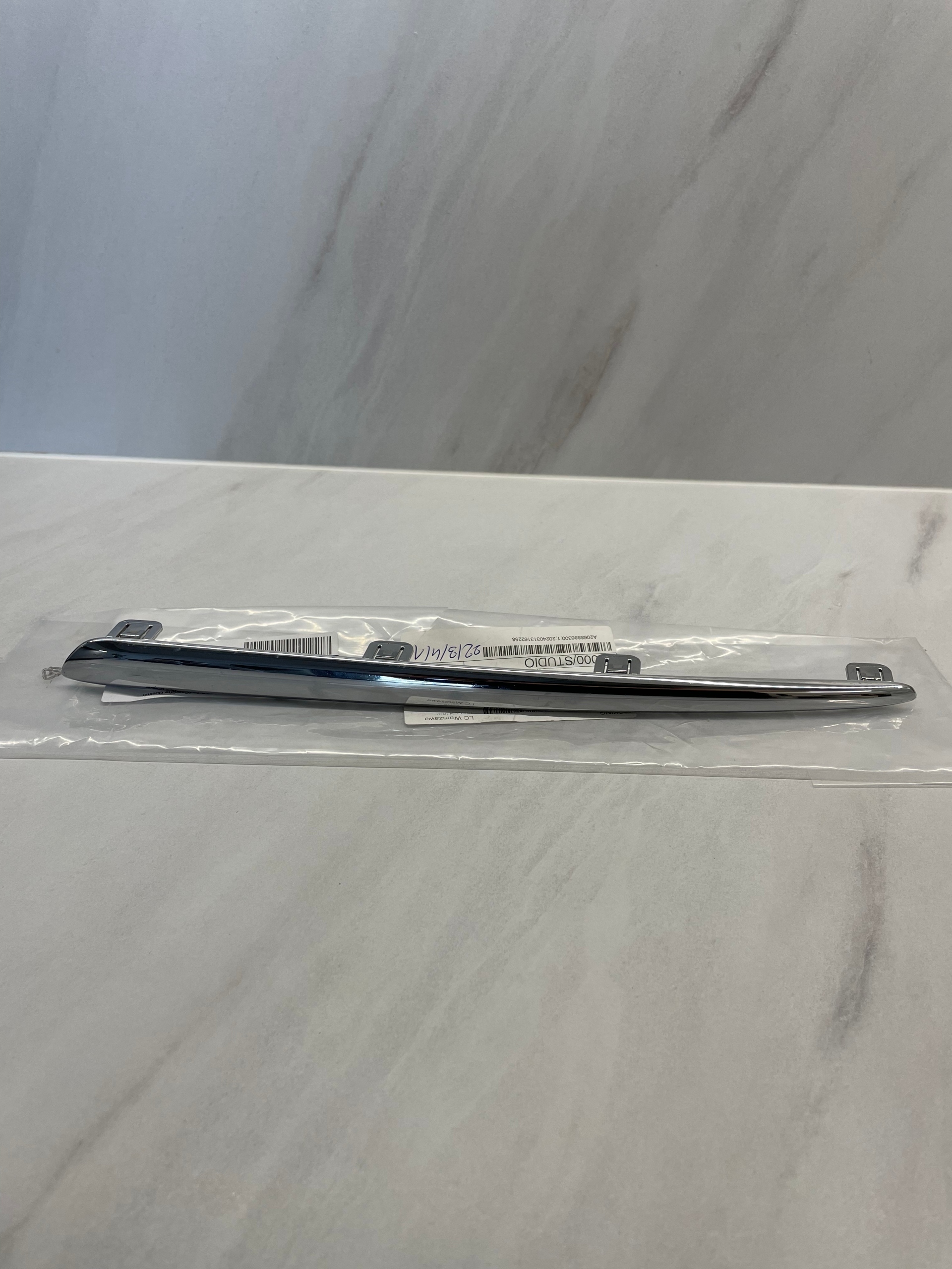 Listwa ozdobna grilla Mercedes W206 A2068886300 | Warszawa | Kup teraz ...