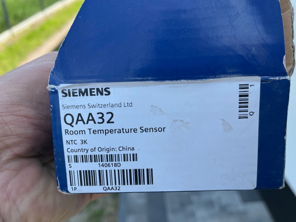 Pomieszczeniowy czujnik temperatury Siemens QAA32 | Bytom | Kup teraz ...