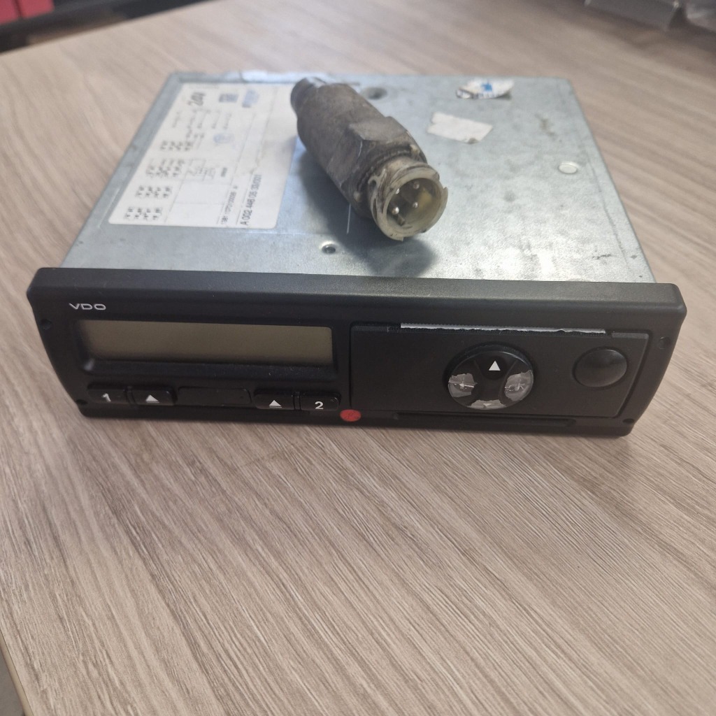TACHOGRAF CYFROWY VDO 24V | Jastrzębie-Zdrój | Kup teraz na Allegro ...