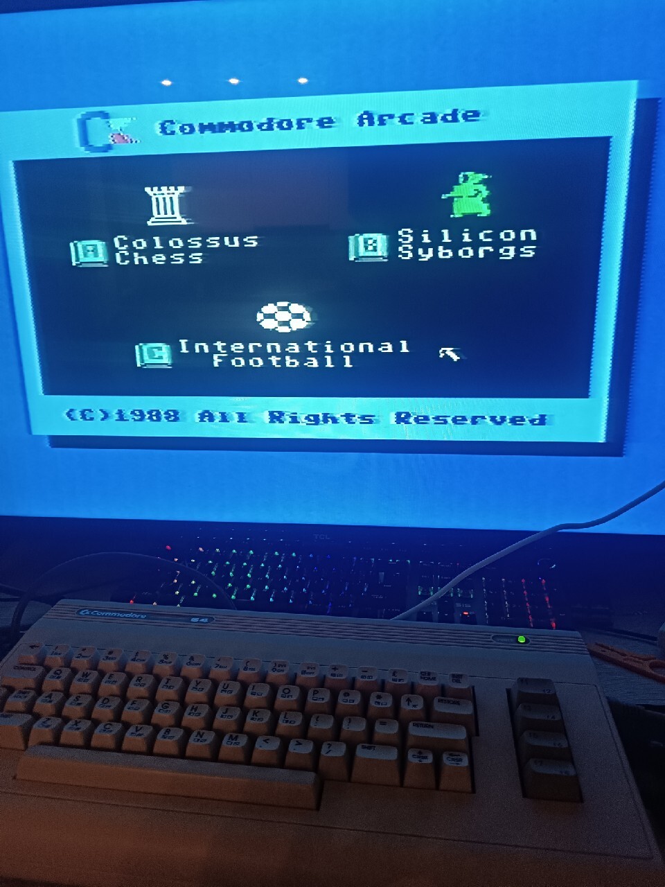 Comodore 64+kardrige+kasety+zasilacz+ magnetofon | Zgierz | Licytacja ...