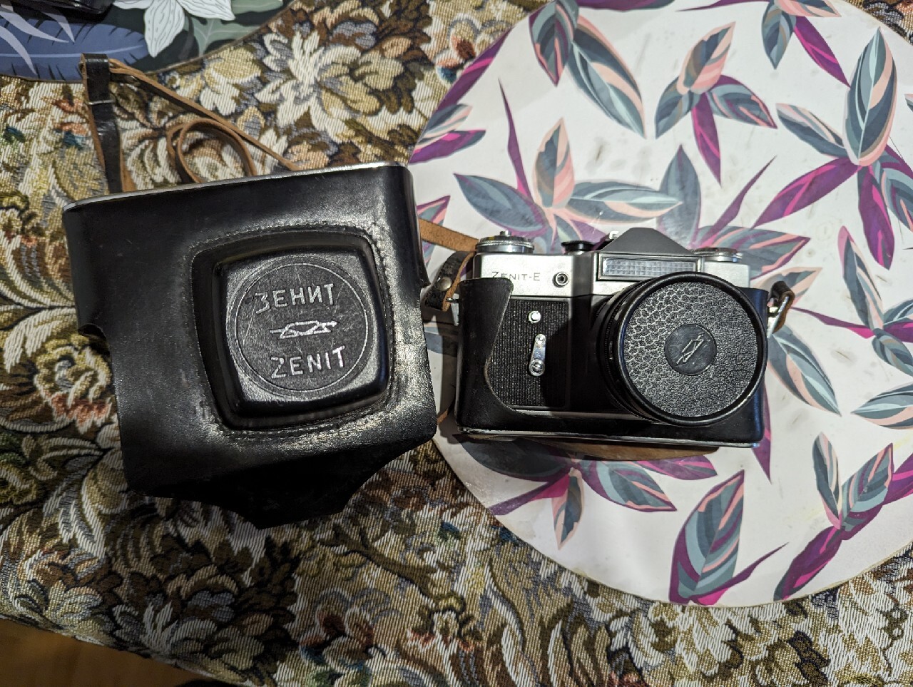 Aparat Zenit E z futerałem + obiektyw Helios 44-2 | Maków Podhalański | Kup teraz na Allegro ...