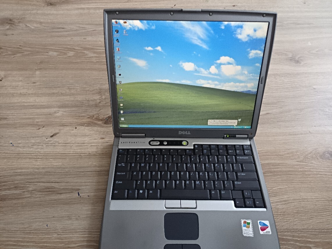Laptop Dell windows xp latitude D600 | Wrocław | Licytacja na Allegro ...