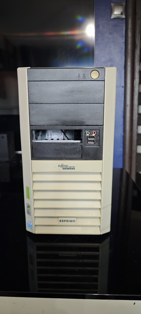 Fujitsu Siemens Obudowa AT do PC Retro +klucz Windows Xp | Sosnowiec ...