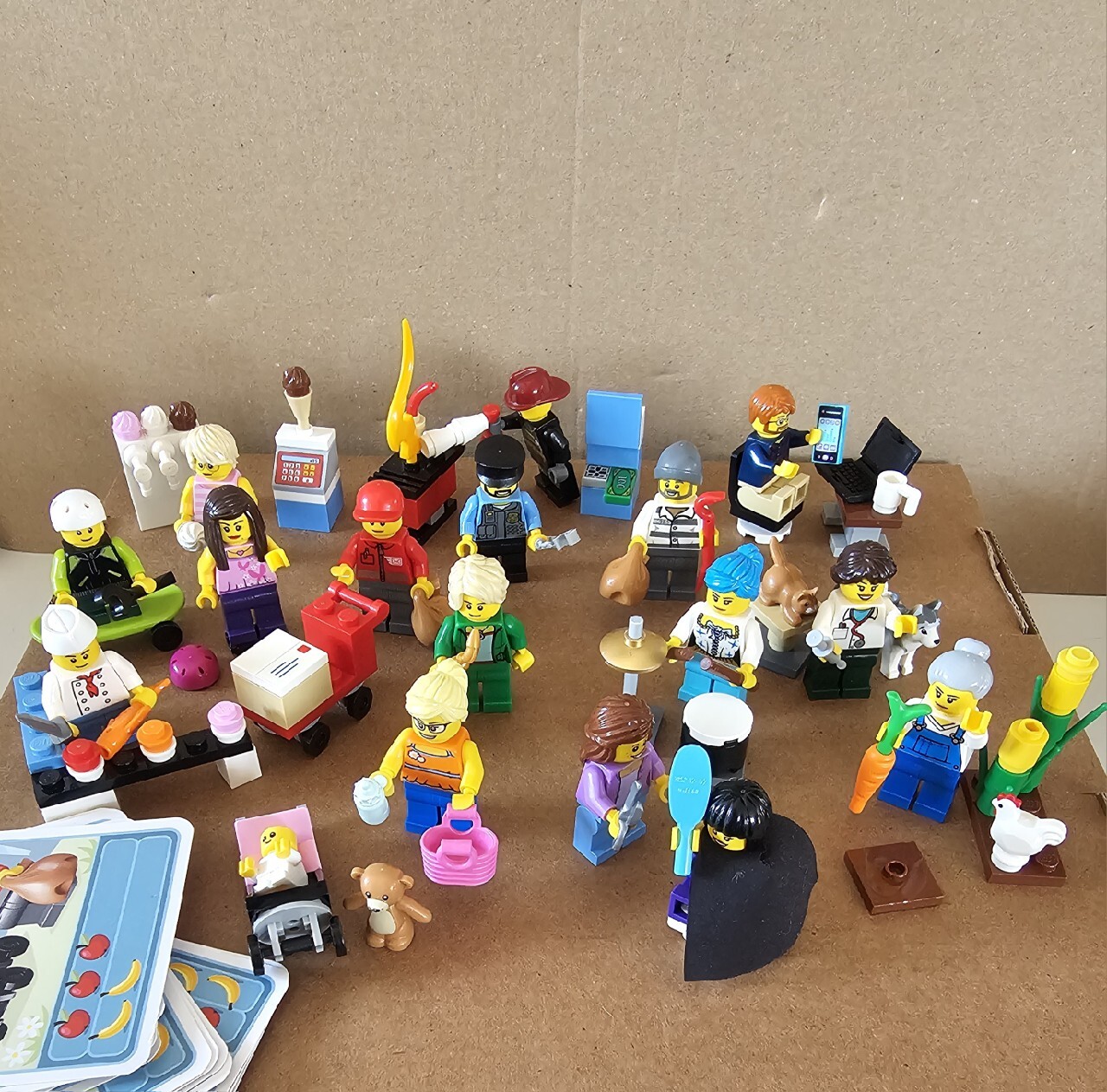 Lego Education 45022 18 minifigurek z kartami | Rogowo | Licytacja na ...