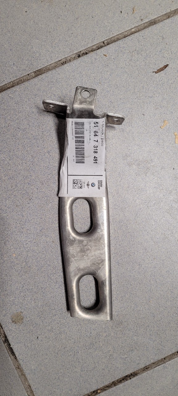 BMW 51647318491 mocowanie zbiorniczka spryskiwaczy | Białystok ...